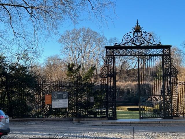 Central Park Conservatory Garden Located between 104th and 106th ...