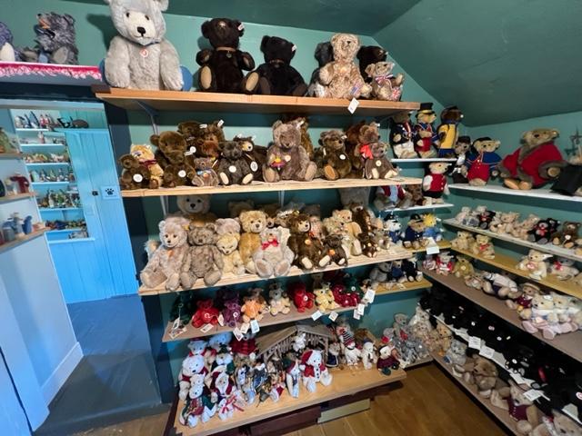 Den of Marbletown-The Teddy Bear Museum – Visiting a Museum: The Unique ...